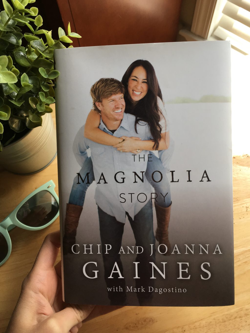 Book Review: The Magnolia Story - The Tex-Mex Mom